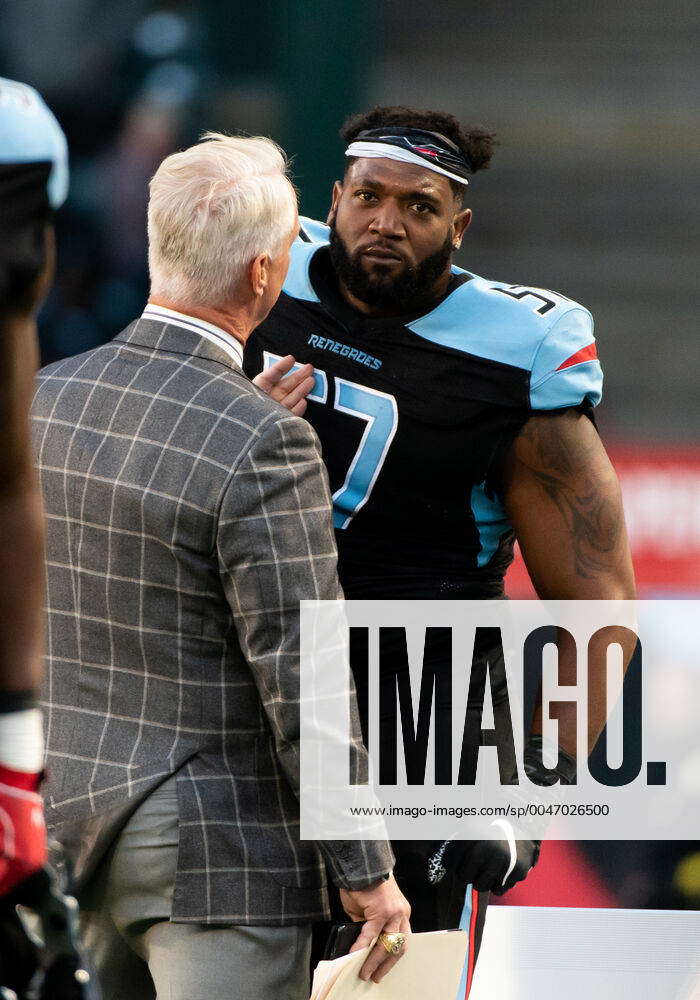 March 7 2020: Dallas Renegades defensive end Frank Alexander talks with ...