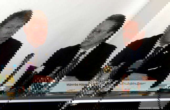 debitel VFB Stuttgart Sponsors Extension of contract Dr Achim Egner 18 ...