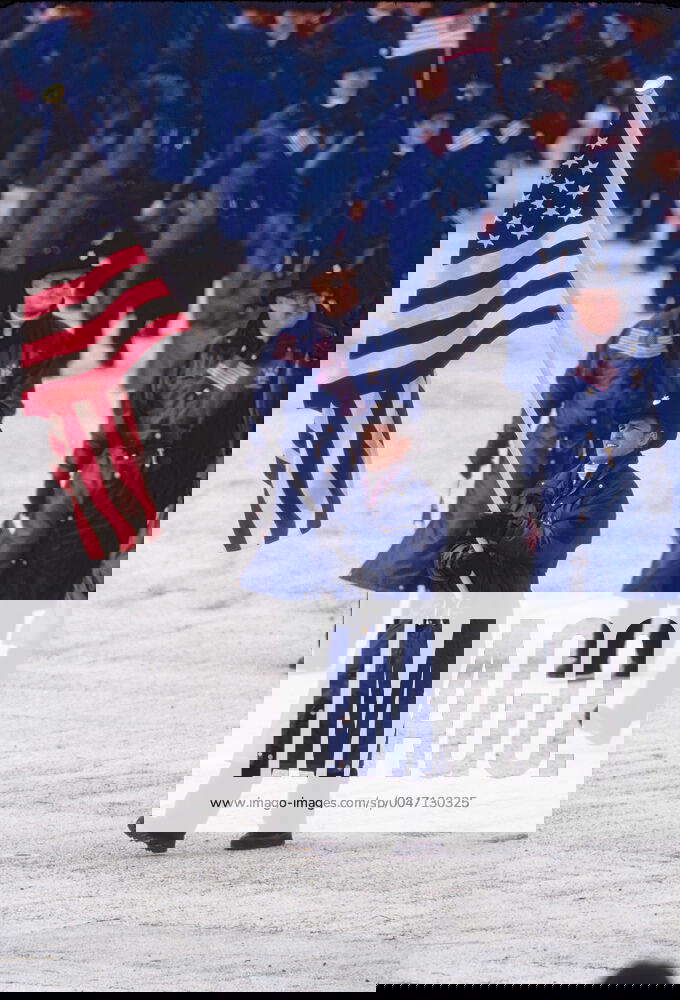 Olympic Opening Ceremonies Eric Flaim, Flag bearer leads Team USA ...