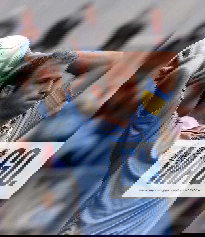 SV Stuttgarter Kickers SF Siegen 2 2 Christian Kritzer 29 9 2001 Photo ...