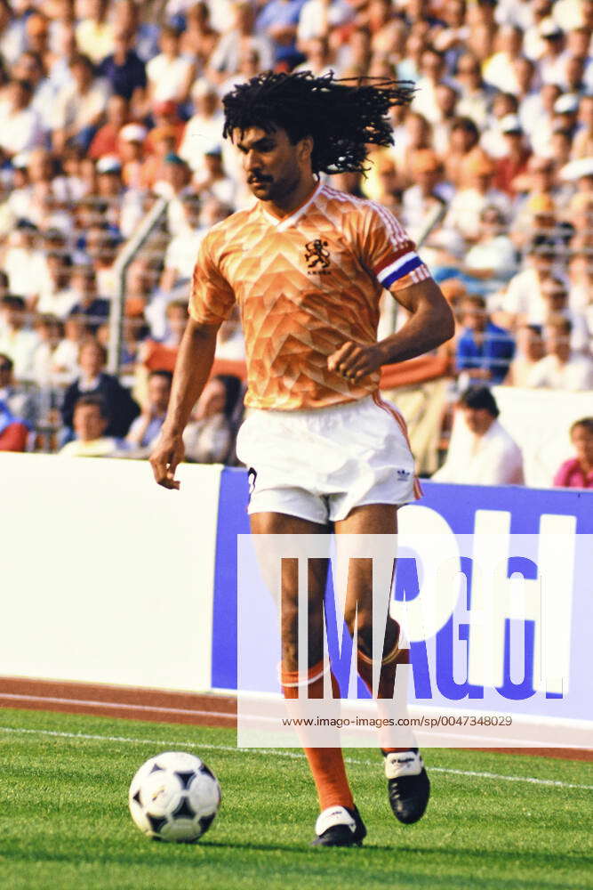 RUUD GULLIT, Holland, European Cup, Germany, EURO 1988, England vs ...