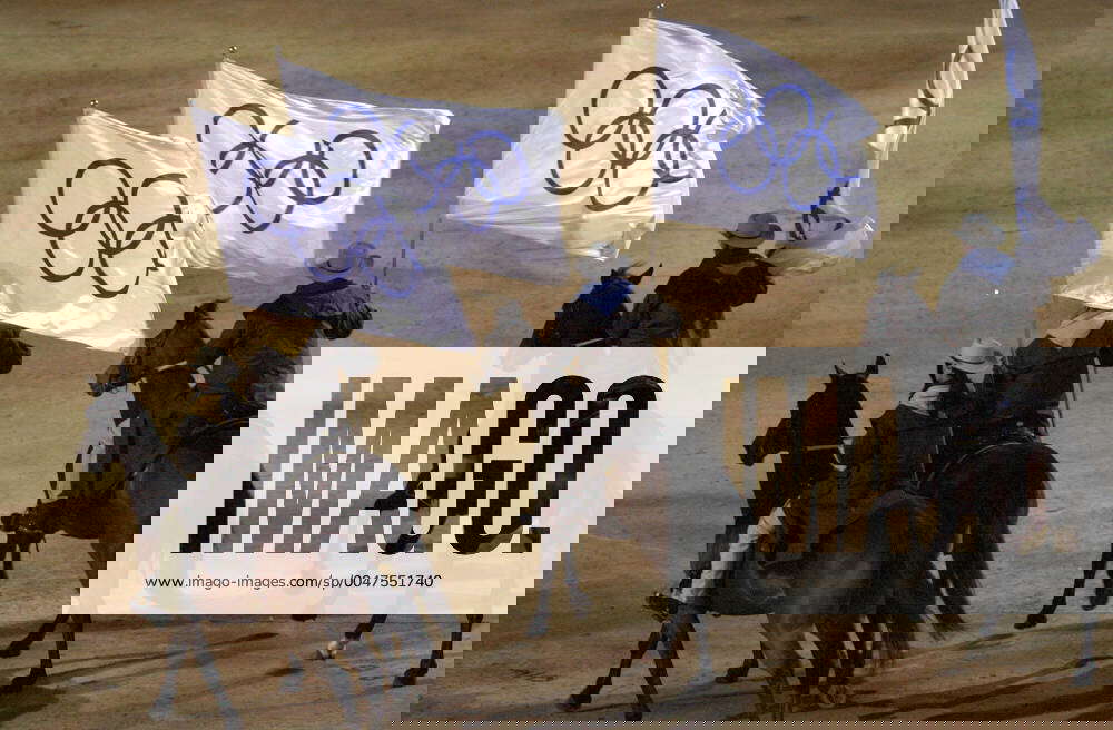 OPENING CEREMONY, (OLY227) 15 September 2000 - Australian riders carry ...