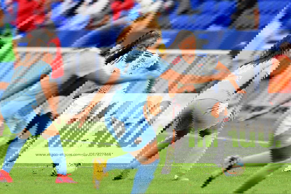 Selma Bacha (lyon) FOOTBALL : Olympique Lyonnais vs PSV Eindhoven ...