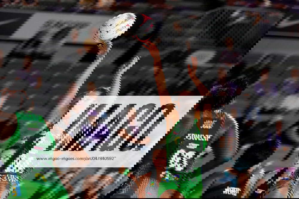 SUPER NETBALL MAGPIES FEVER, Emma Cosh of the Fever looks to pass the ...