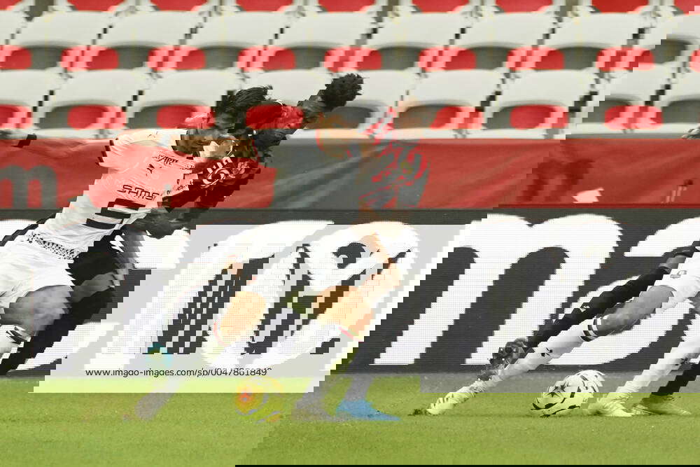 Martin Terrier (Rennes) - Robson Bambu (OGC Nice) FOOTBALL : OGC Nice ...