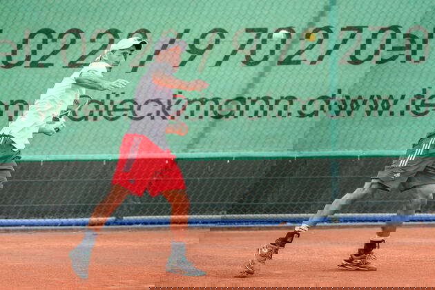 KTHC Tennis Player Mark Mestan KTHC Red White Cologne, Tennis, Red ...