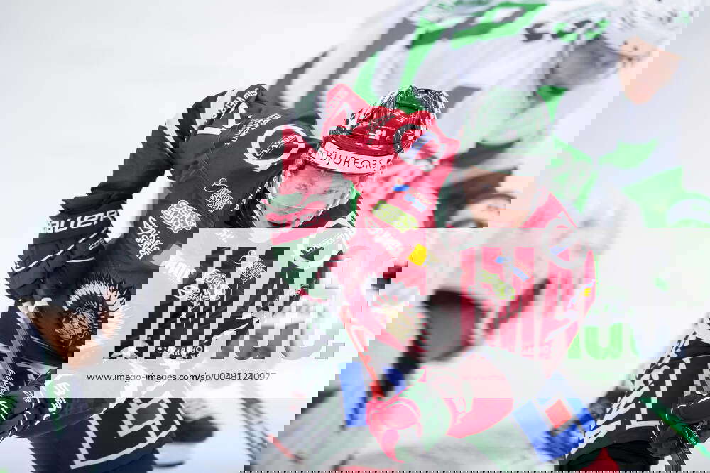 200909 Frölundas Karl Henriksson during the training match in ice ...