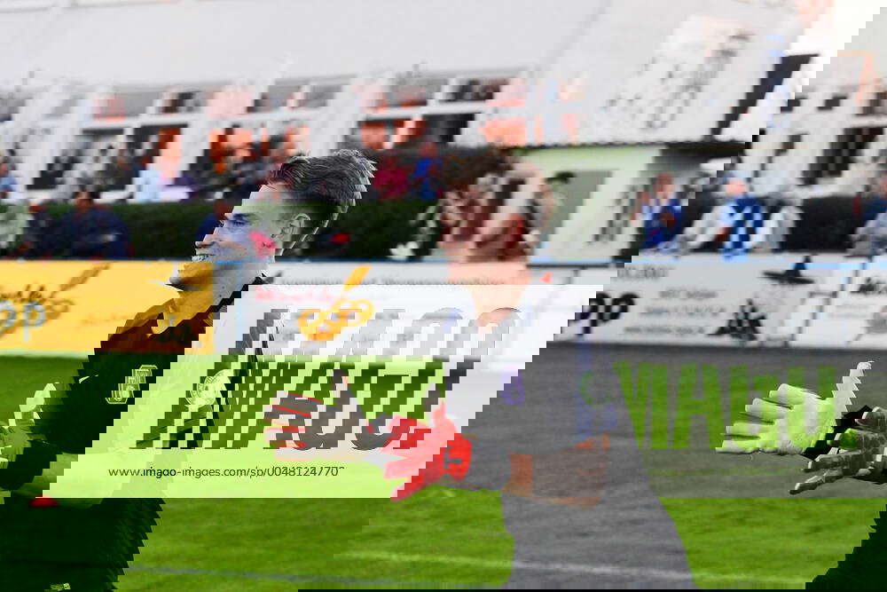 Alexander Aumann FV Olympia Laupheim cheers for victory on penalties, FV Olympia Laupheim vs SGV