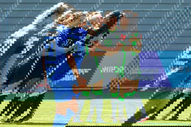 Vl Alexandra Popp (Alex Popp, Wolfsburg, 11),Caroline Graham Hansen ...