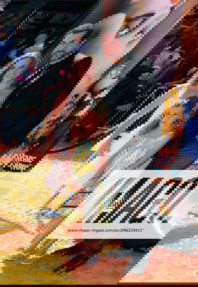 Joey Fatone, Kelly & Brianna Singer, Wife & Daughter Dr. Seuss, Horton ...