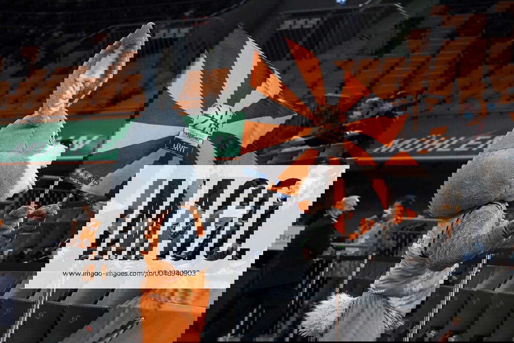 Mascot SPASS waves to the spectators and waves flags, Ratiopharm Ulm vs ...