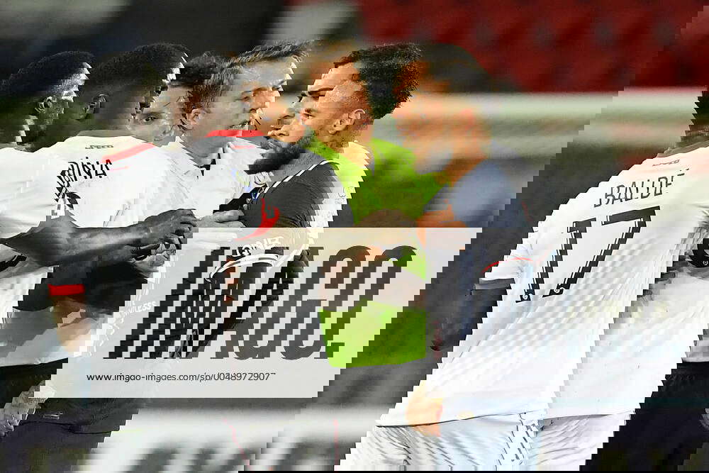 10 NEYMAR JR (PSG) - JOHAN HAMEL (ARBITRE) - COLERE - ALTERCATION ...