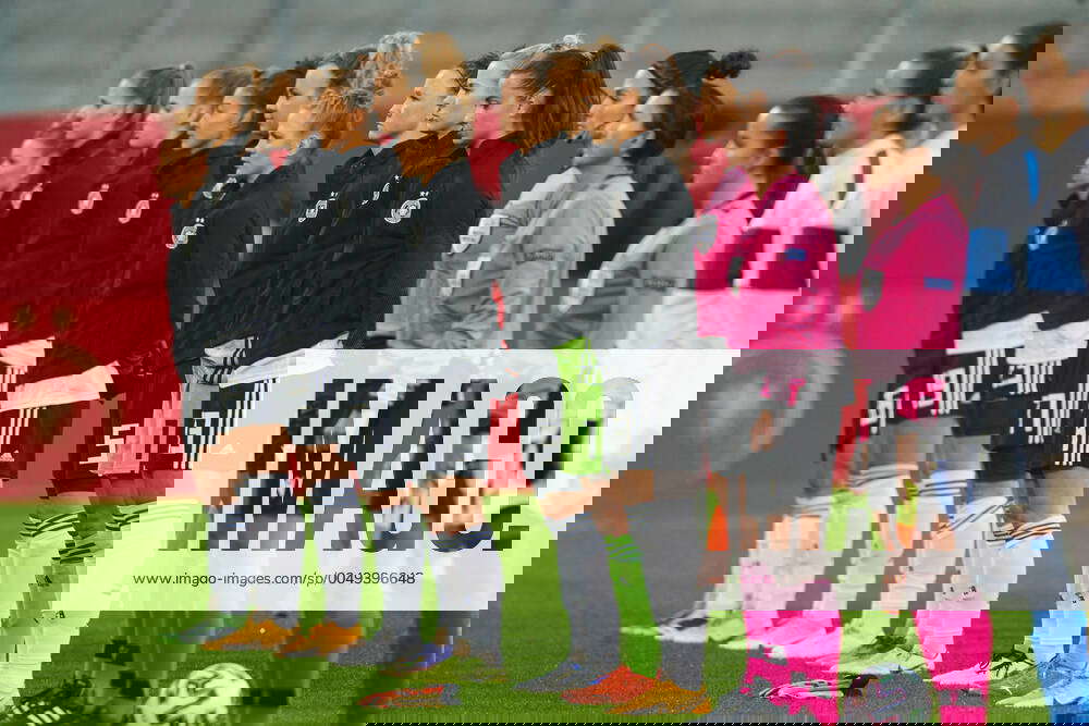 Sara DAEBRITZ, DFB 13 Merle FROHMS, DFB 1 Marina HEGERING, DFB 5 ...