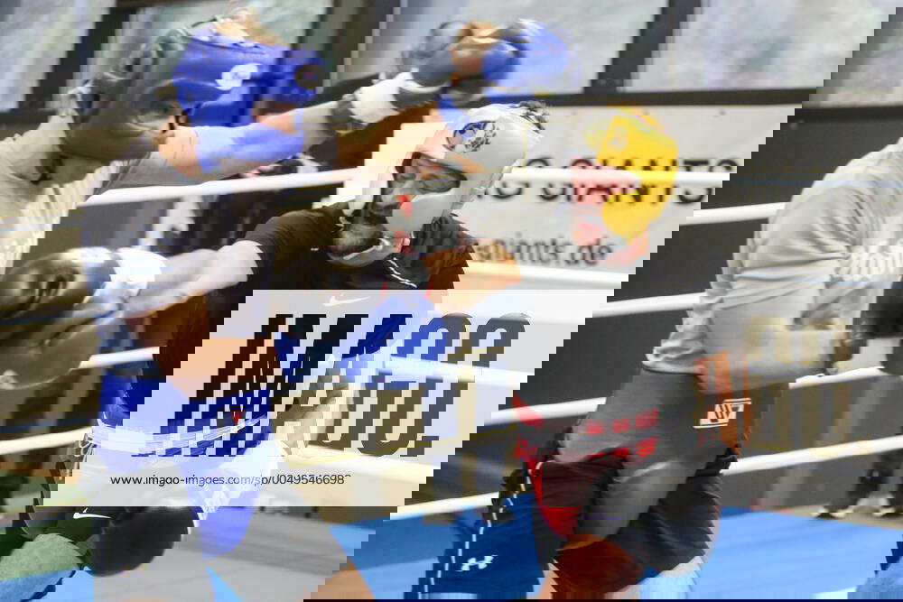 Boxing Hamburg, 08 12 2020 Edi Kadrija black shirt and Sasha Alexander ...