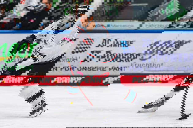 Dane Fox Nuernberg Ice Tigers, 74 Augsburg Panthers vs. Nuernberg Ice ...