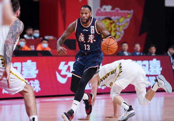 ZHUJI, Jan. 27, 2021 -- Sonny Weems of Guangdong Southern Tigers ...