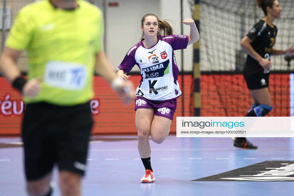Emma Cecilie Uhrskov Friis (Herning-Ikast Handbold) HANDBALL : Paris 92 ...
