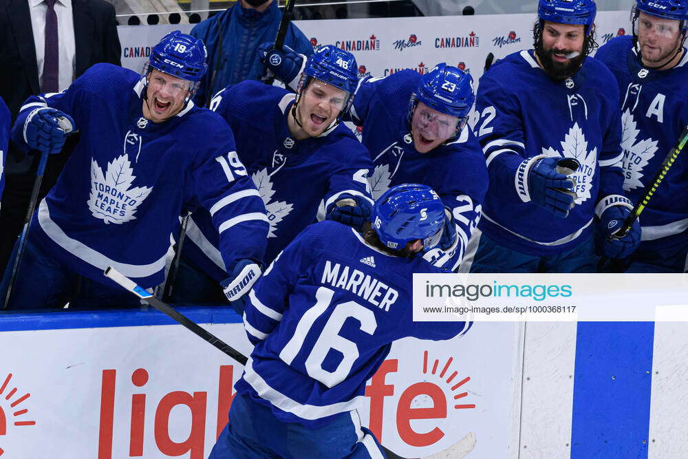 TORONTO, ON - JANUARY 18: Toronto Maple Leafs Right Wing Mitchell ...