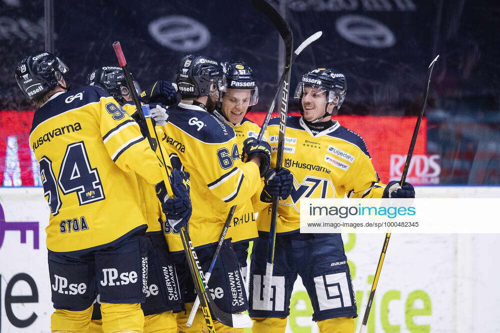 HV71s Anton Wedin cheers after 1 2 during the ice hockey match in the SHL between Djurgarden and