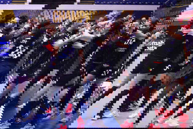 Handball players from CSM Cristina Georgiana Neagu, Stefania Oana Jipa ...