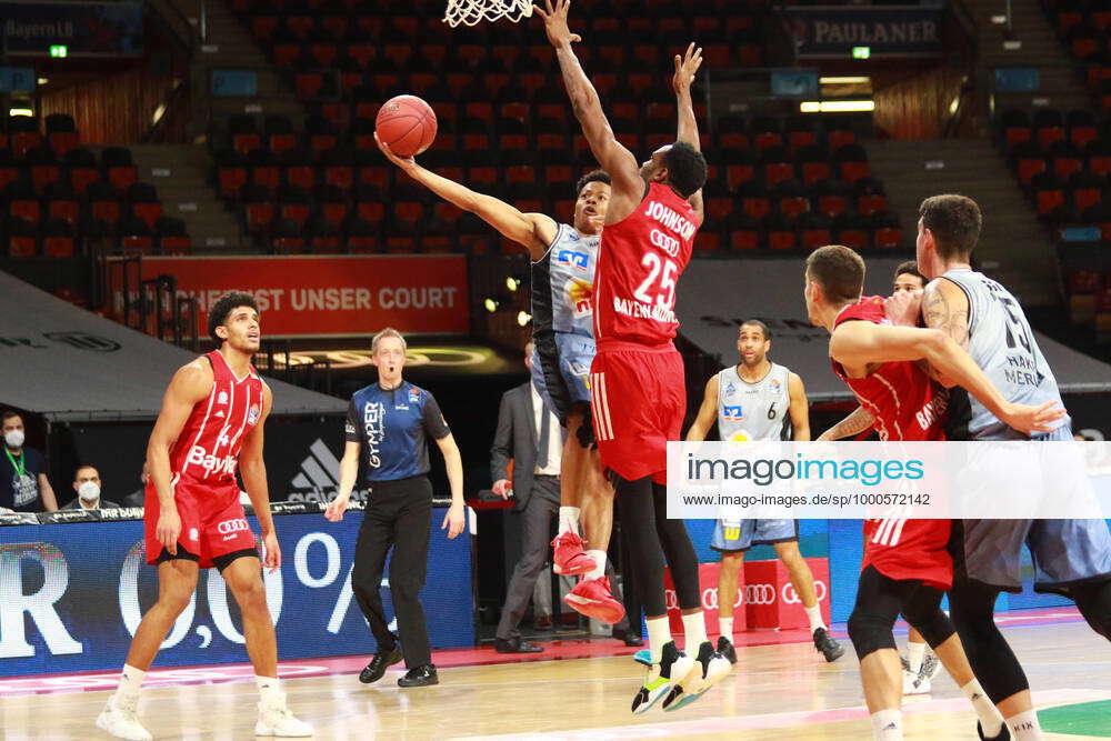 25 JaJuan Johnson FCBB red, vs 2 Trae Bell Haynes Crailsheim basketball ...