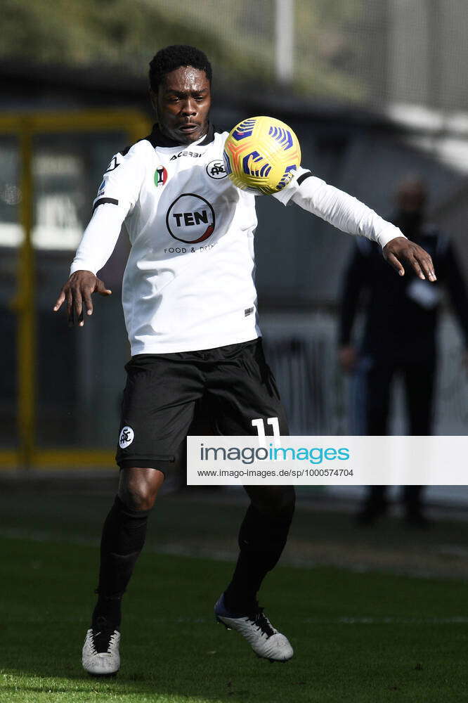 Emmanuel Gyasi of Spezia 1906 in action during Spezia Calcio vs Udinese ...