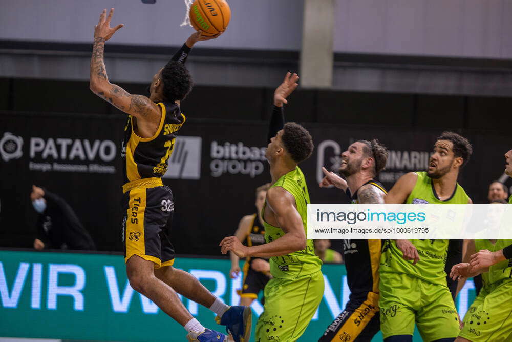 Joshua Sharkey Tigers Tübingen, 3 Ferenc Gille Ehingen Urspring, 11 ...