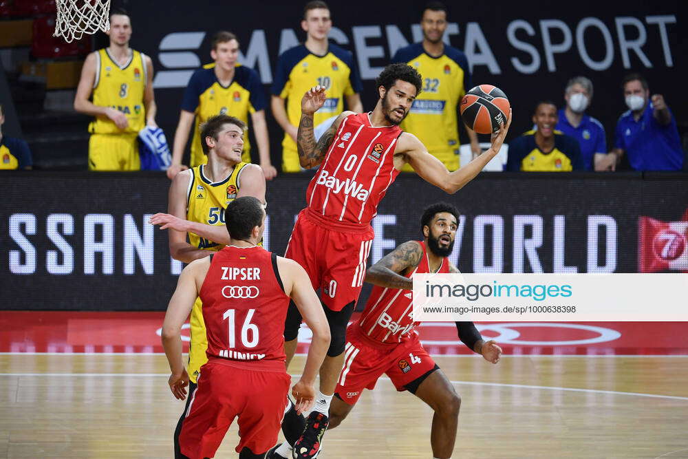 v re Dennis SEELY FCB , Nick Weiler Babb FCB , Ben LAMMERS Berlin ...