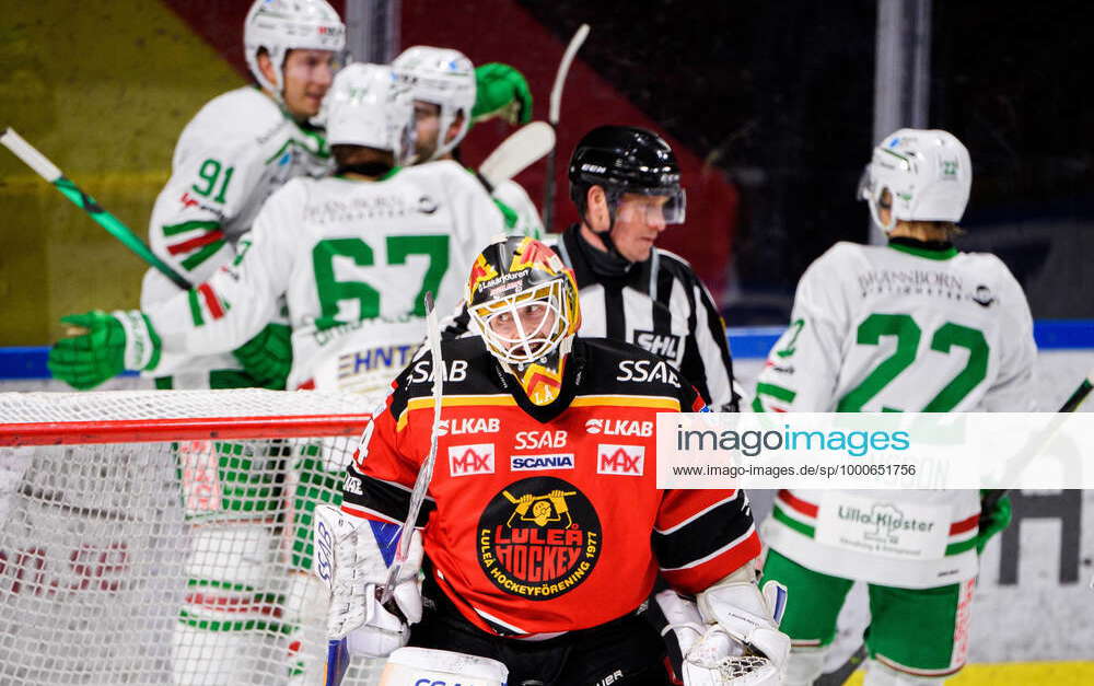 210206 Luleas goalkeeper Joel Lassinantti depresses after Rögles 2 2 goals during the ice hockey