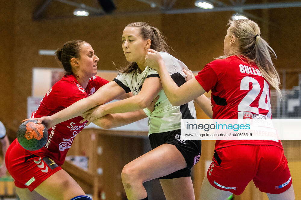 Höörs Malin Sandberg and Ida Gullberg defend against Bodens Lotta Kulju ...