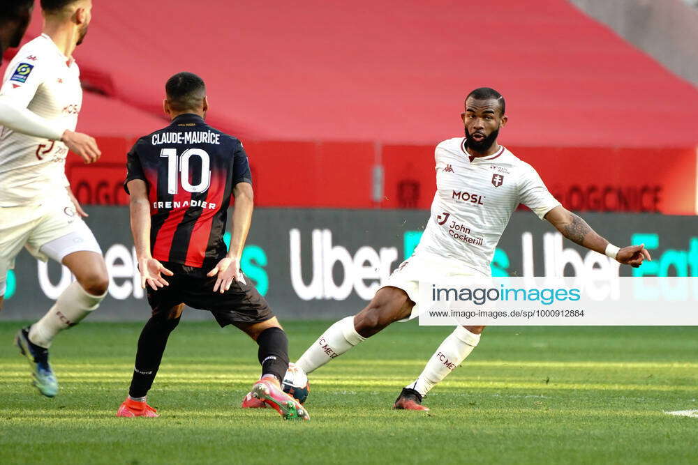 Habib Maiga (FC Metz) - Alexis Claude Maurice (OGC Nice) FOOTBALL : OGC Nice vs FC Metz - Ligue
