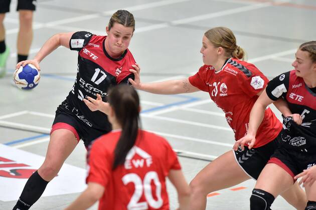 Lisa Friedberger HSG Bensheim Auerbach on the ball, Verena Osswald HSG ...