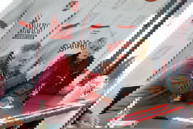 Sports Presentation Tribute Jersey Mucki Maurice Banach in the ...