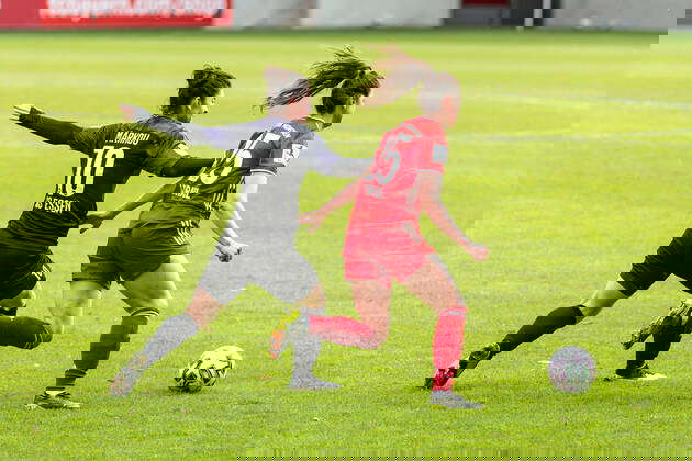 Eleni Markou SGS Essen, 10 and Sarah Zadrazil FC Bayern Muenchen Frauen ...