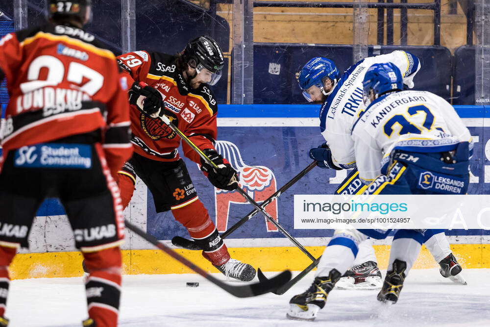 Luleas Pontus Själin and Leksands Daniel Olsson Trkulja during the ice hockey match in the SHL