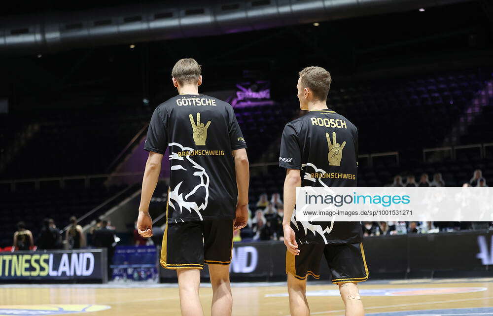Jannik Goettsche Basketball Loewen Braunschweig and Simon Roosch ...