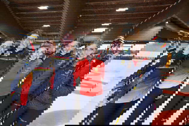 German Curling national team, Nationalteam with Emira ABBES in a ...