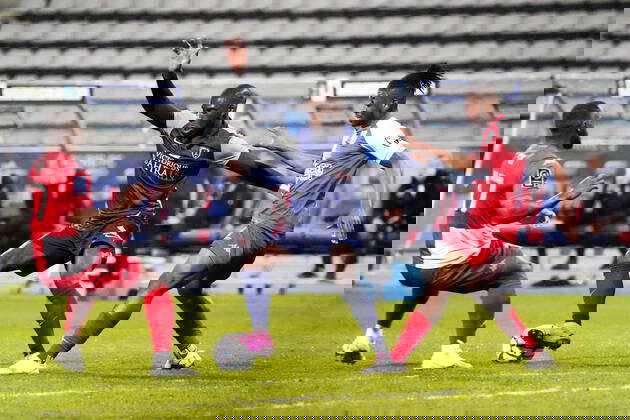 07 Gaetan LAURA (pfc) - 19 Leverton PIERRE (dunk) FOOTBALL : Paris FC ...