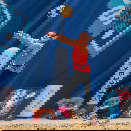 Sarah Schulz in the reception, Gernert Krohn vs Labourer Schulz, Beachvolleyball, German Beach