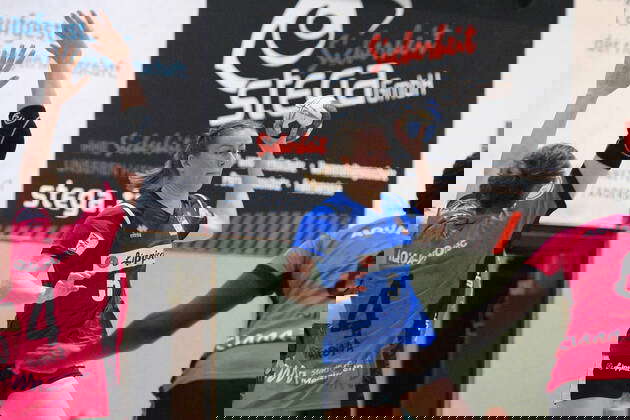 Ann Kynast HSG Blomberg Lippe 5 TusSies Metzingen vs HSG Blomberg Lippe ...