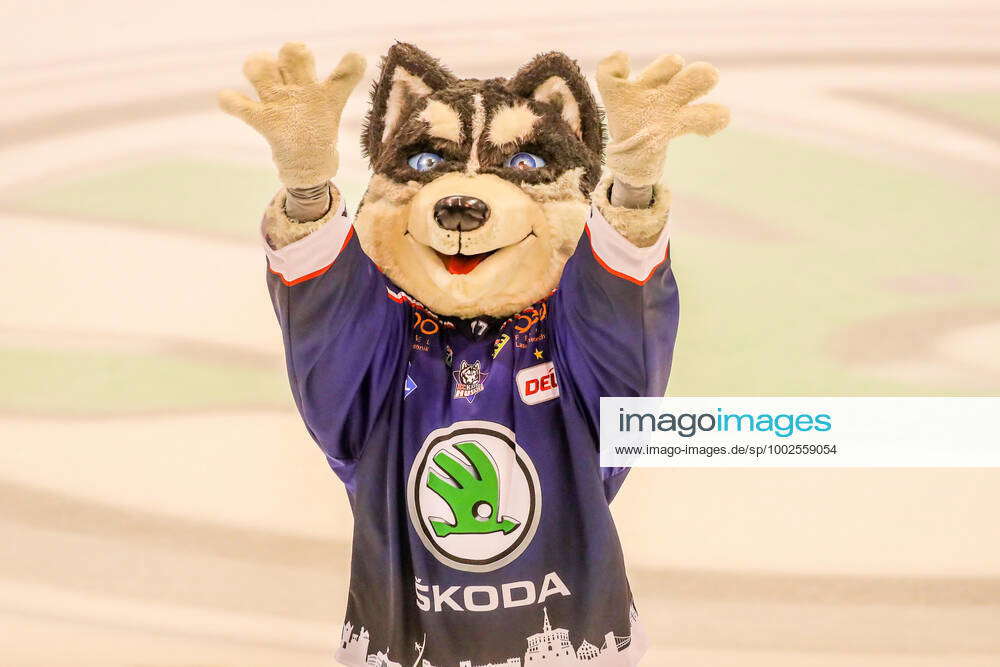 DEL 2 PLAY OFFS Semifinal Kassel Huskies vs Ravensburg Towerstars on 07 ...