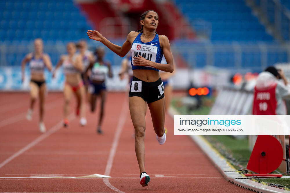 Ethiopian runner Athlete Freweyni Hailu won women s 1500 m race during ...