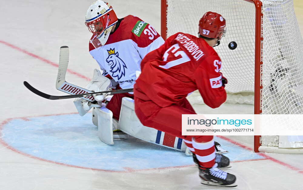 Eishockey, WM, Tschechien - Russland Artyom Shvets-Rogovoi (RUS), right, scores against Czech