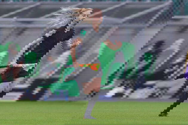 f li Referees assistant Julia Boike free plate, single image, full body ...