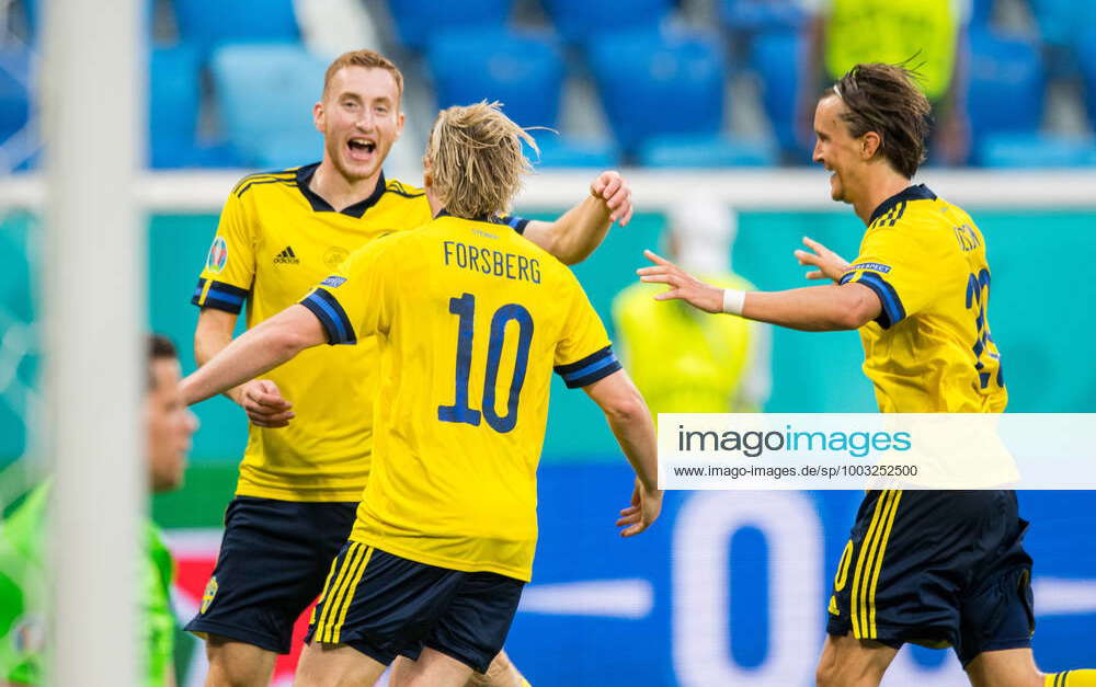 210623 Emil Forsberg celebrate with Dejan Kulusevski and Kristoffer ...
