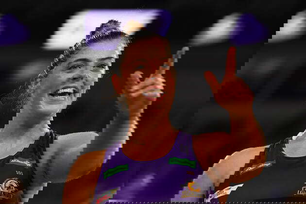 SUPER NETBALL FIREBIRDS GIANTS, Lara Dunkley of the Firebirds passes ...