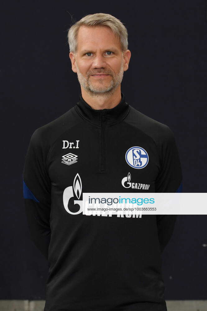 Dr Patrick Ingelfinger FC Schalke 04 1 BL, portrait date 2021 2022 Gelsenkirchen North