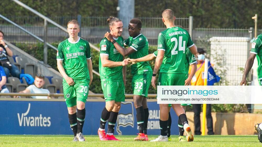 v l Philipp Ochs H96 20, Franck Evina H96 18, Grace Bokake H96 32, Marc ...