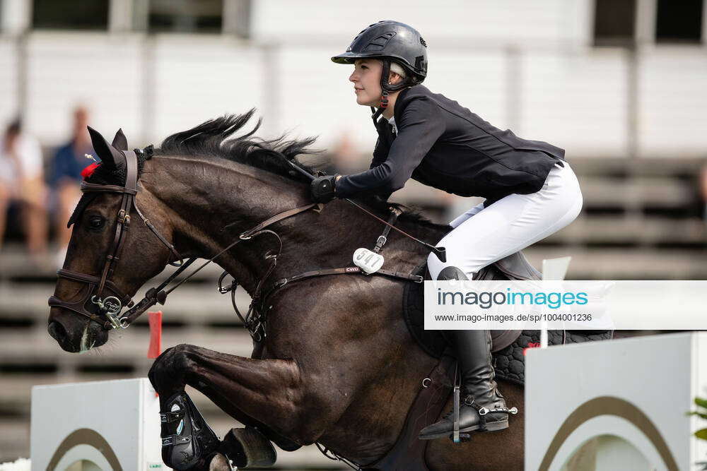 Alice Lindgren on Call me Baby Quick PS in the final of Torstensons ...