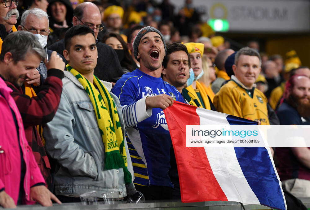 RUGBY WALLABIES FRANCE, A French rugby fan sings the national anthem ...